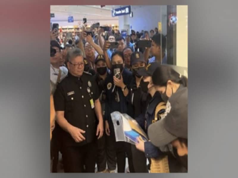 Sheila Guo and Cassandra Li Ong Touch Down at NAIA – BI - Business Week ...